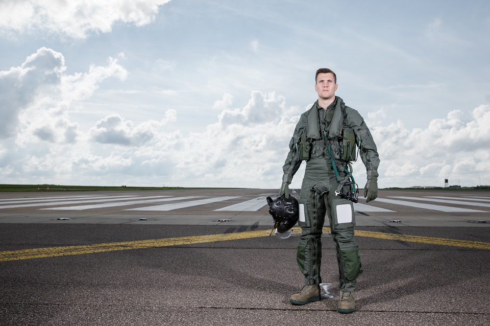 SURVITEC EQUIPS 2,000TH F-35 PILOT WITH AIRCREW FLIGHT EQUIPMENT ...